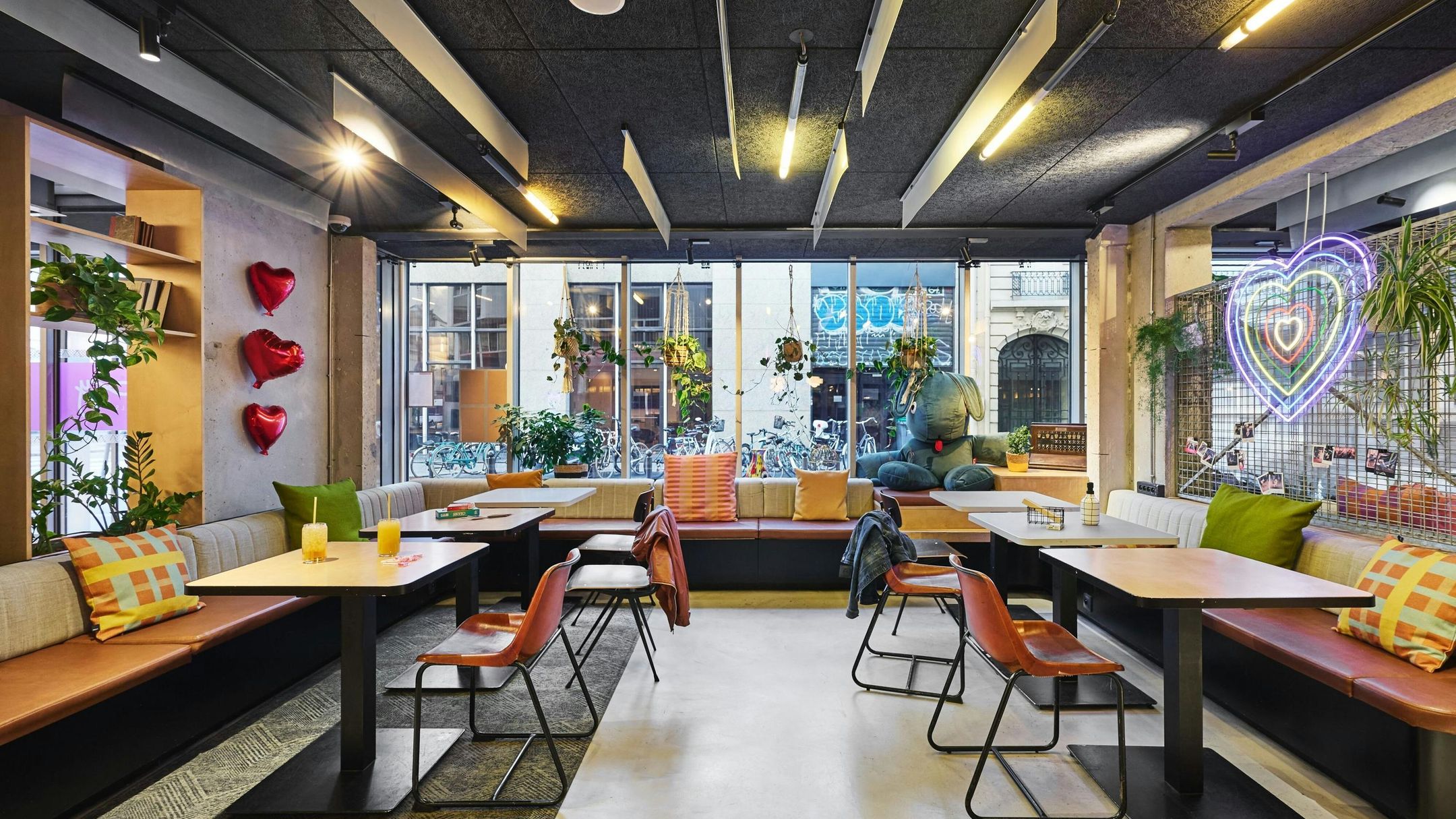 Moxy Paris Bastille da 113 €. Hotel a Parigi - KAYAK